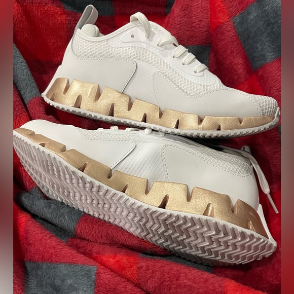 Reebok | Shoes | Reebok Zig Dynamica Gold Sole | Poshmark